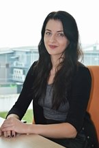 laura | DATA MINER